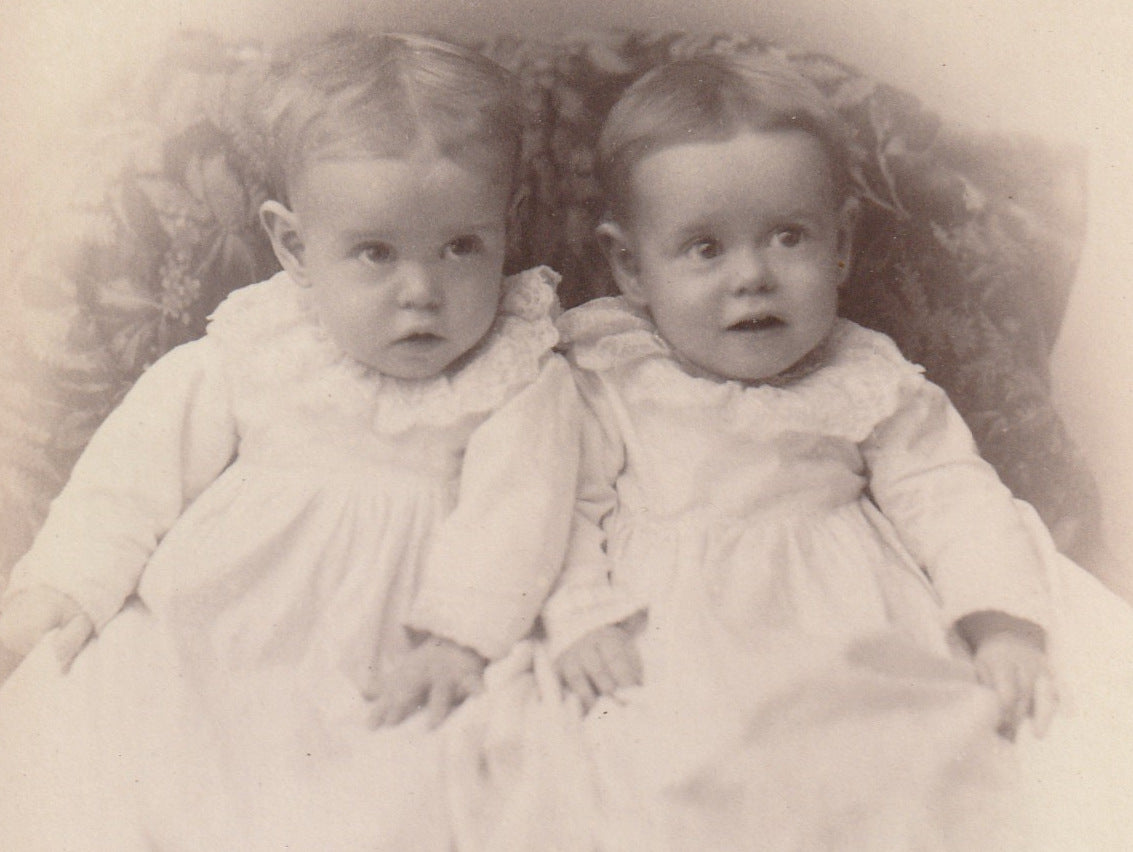 Mary and Faye Barclay - Victorian Twins - Cabinet Photo, c. 1800s ...