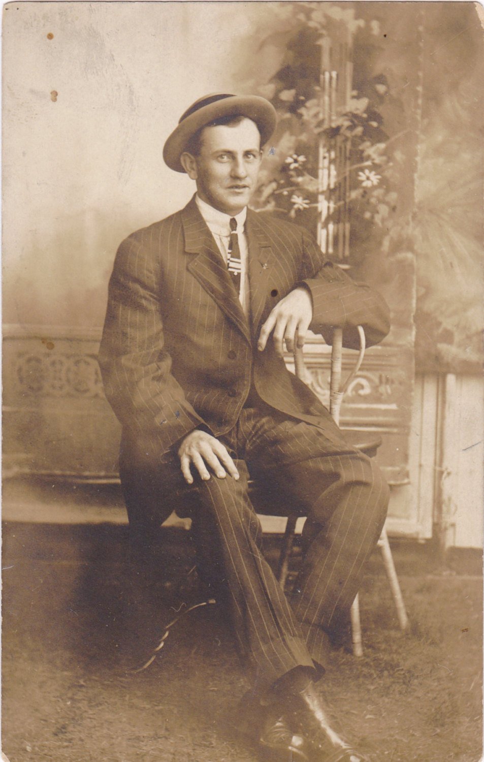 Here I Am- 1900s Antique Photograph- Edwardian Dandy- Handsome Man- Fe ...